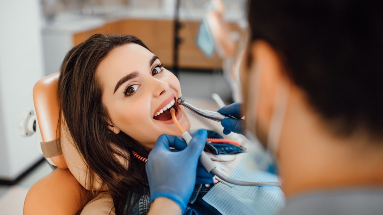 Profilaxia dental: confira o que é e como é feita