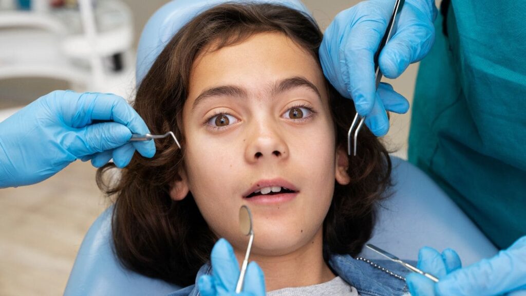 Agenesia dentaria: o que é e como tratar - OralDents