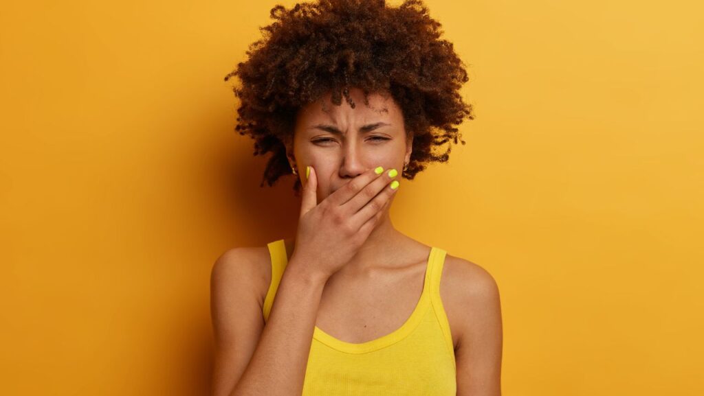 O que causa caseum: entenda tudo sobre! - OralDents