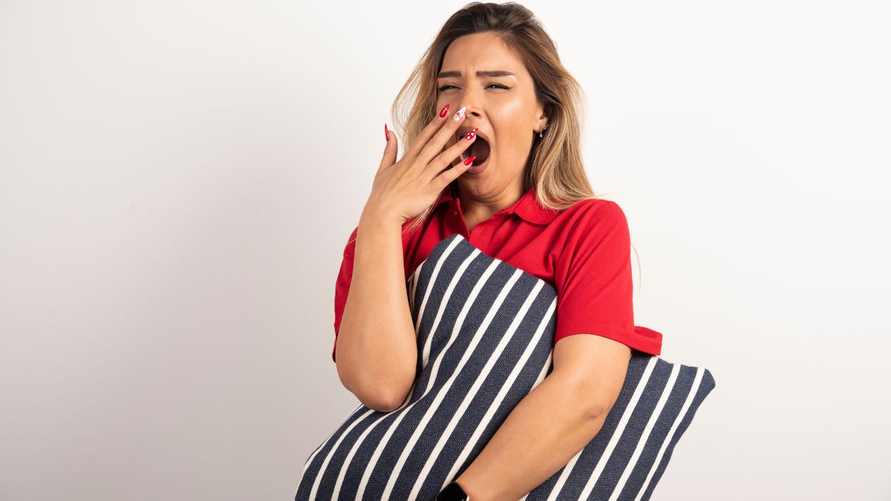 Boca seca ao dormir: causas, sintomas e como lidar